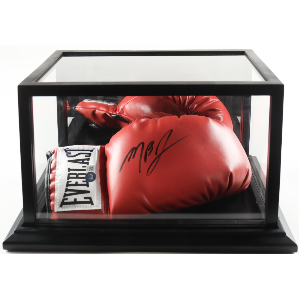 Michael B. Jordan Signed Everlast Boxing Glove with Display Case ...