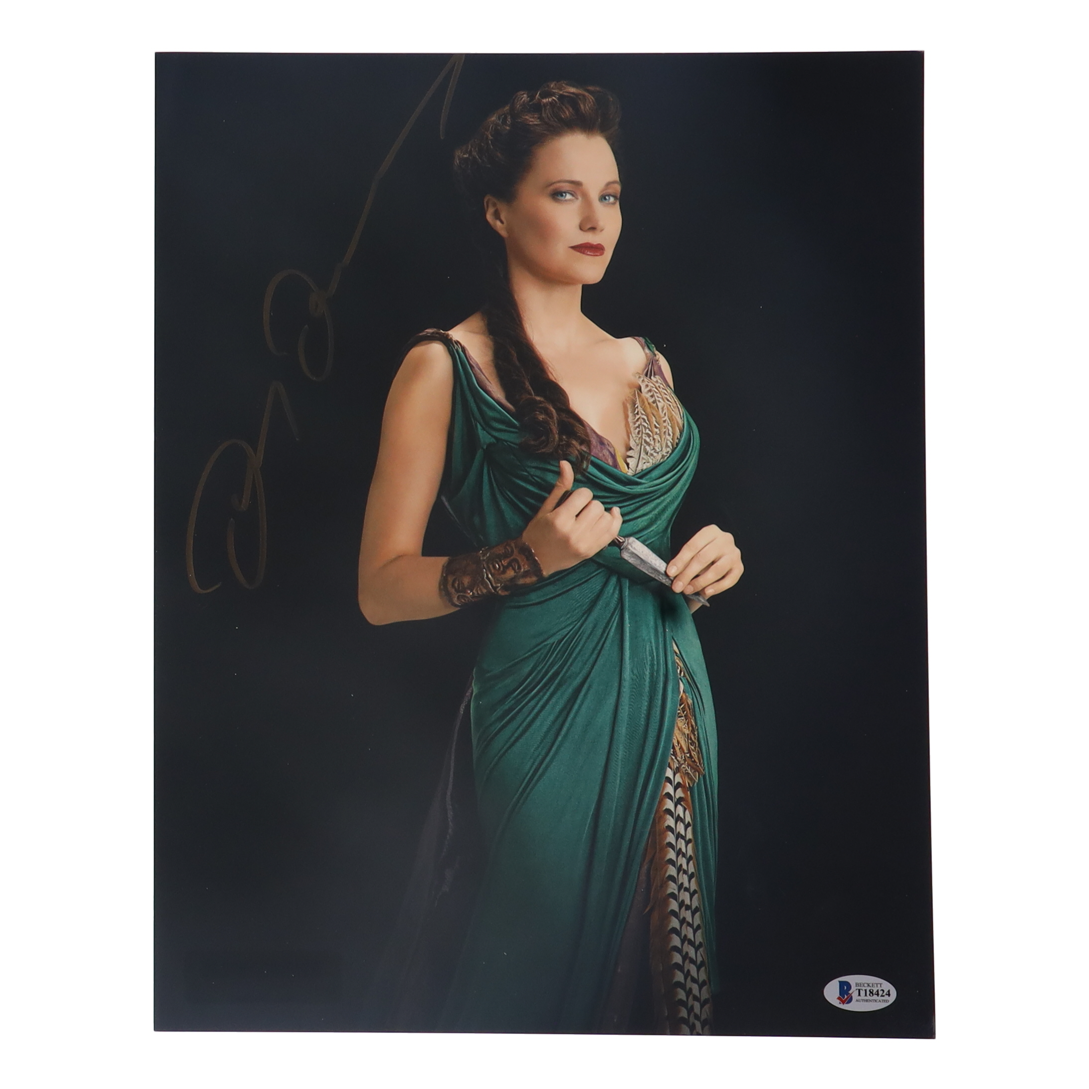Lucy Lawless Signed "Spartacus" 11x14 Photo (Beckett) | Pristine Auction