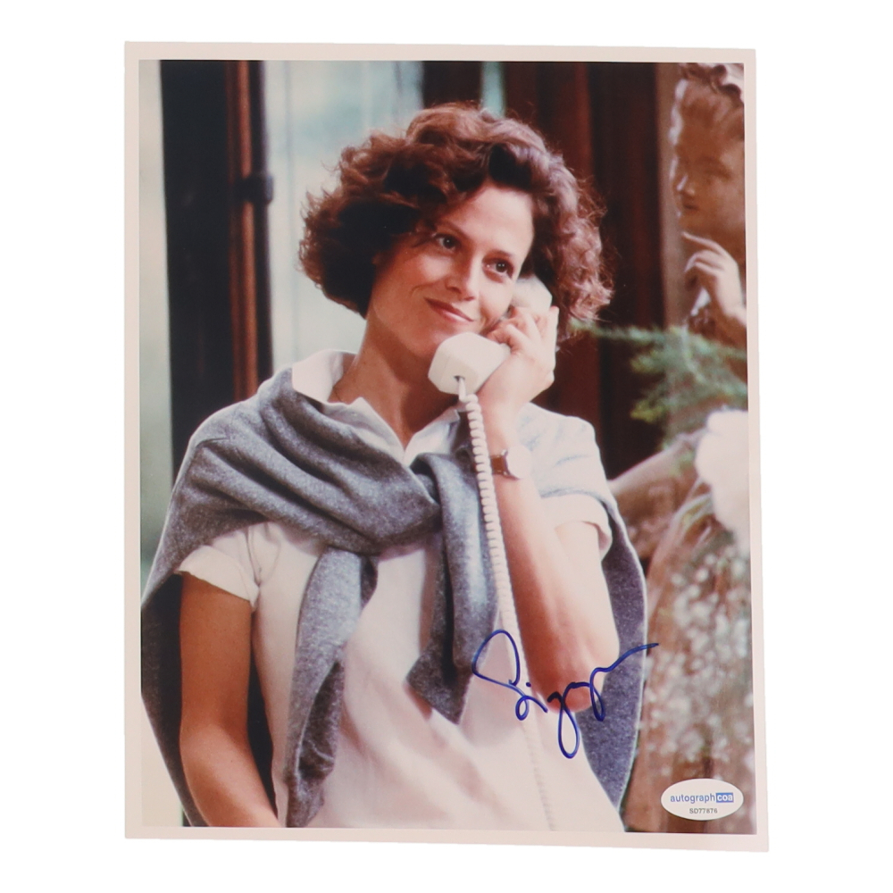 Sigourney Weaver Signed "Half Moon Street" 8x10 Photo (AutographCOA ...