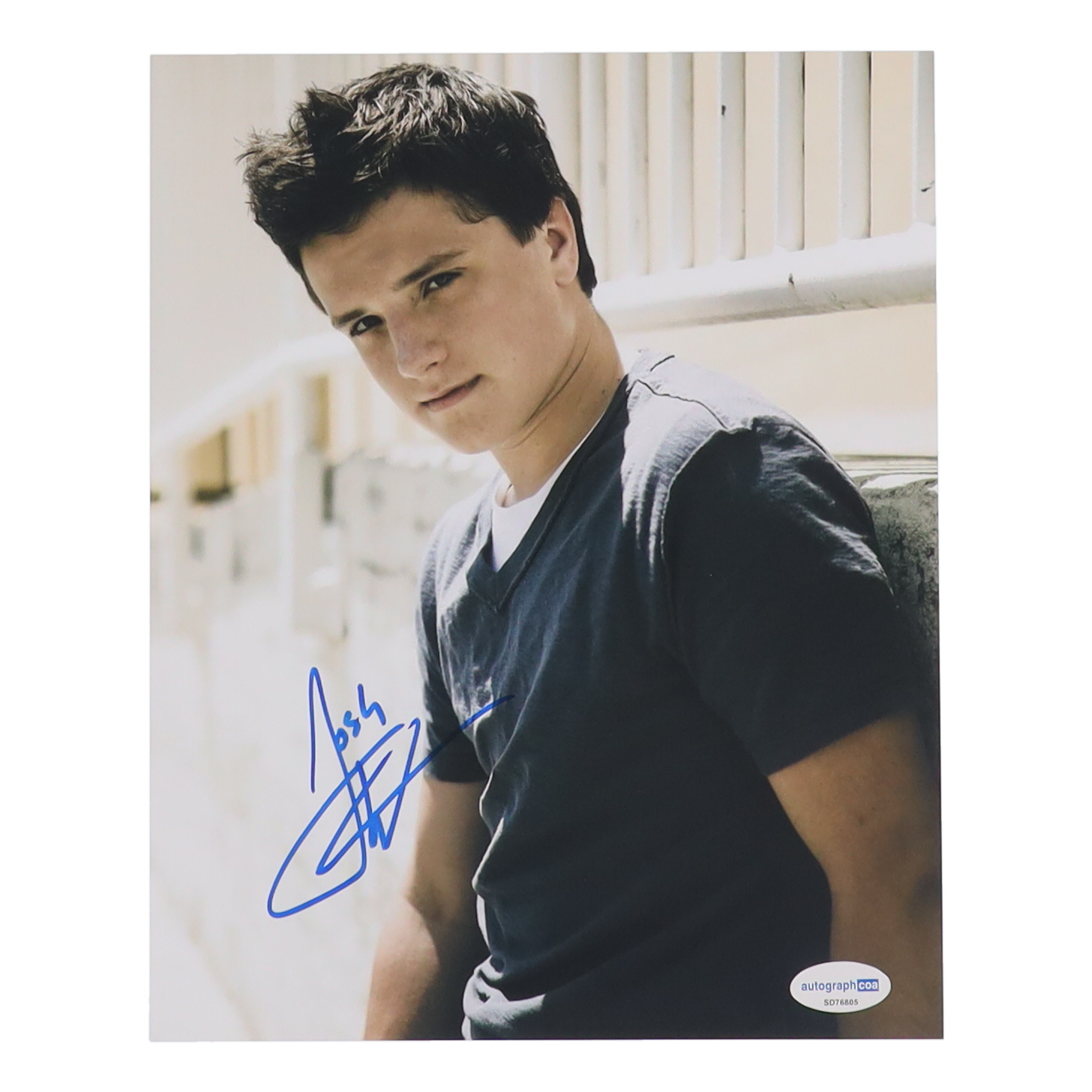Josh Hutcherson Signed 8x10 Photo (AutographCOA) | Pristine Auction