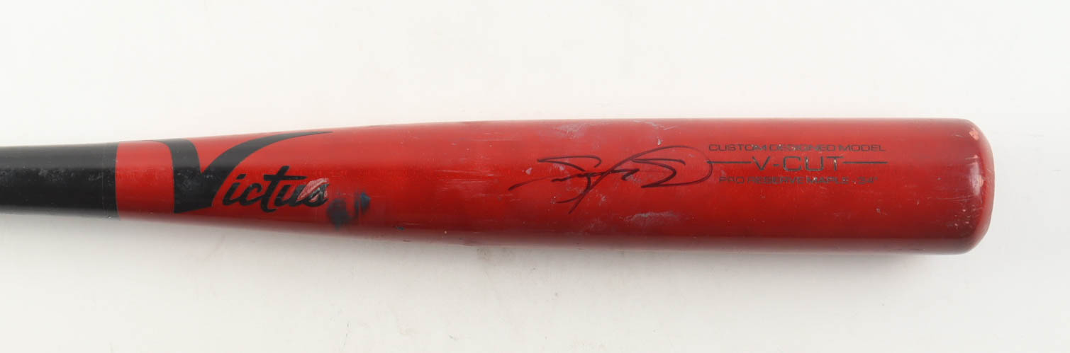Sammy Sosa Signed Victus Pro Baseball Bat (Beckett) | Pristine Auction