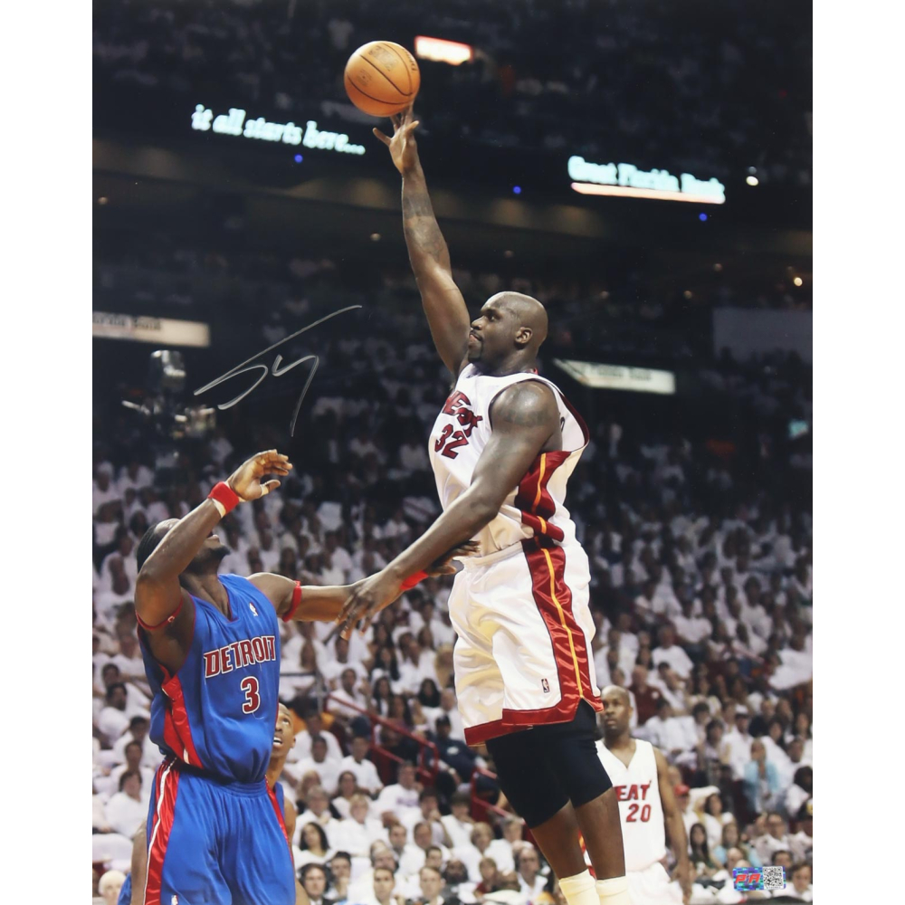Shaquille O'Neal Signed Heat 16x20 Photo (PIA) | Pristine Auction