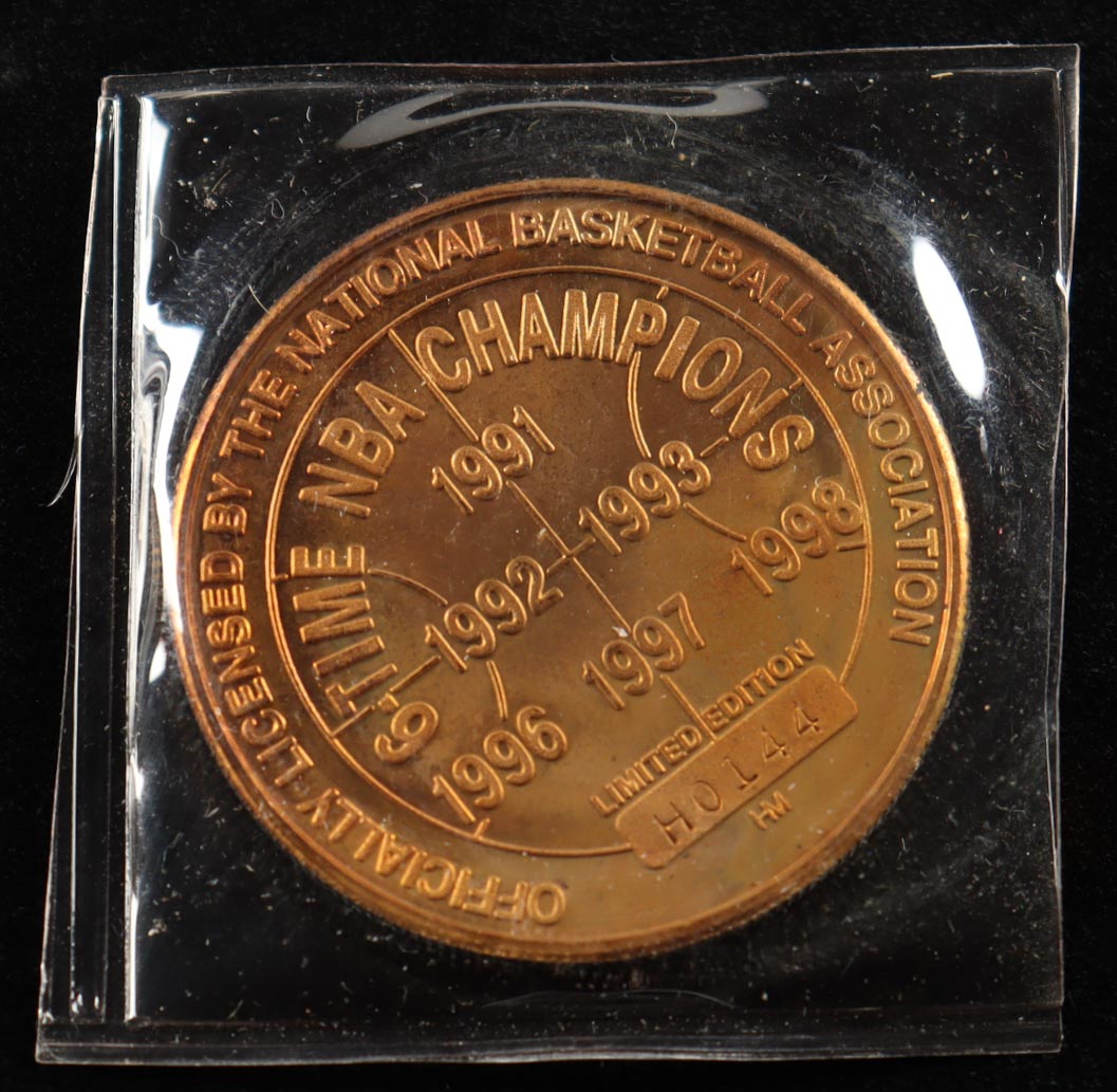 Chicago Bulls Six Time NBA Champions Highland Mint Commemorative Coin ...