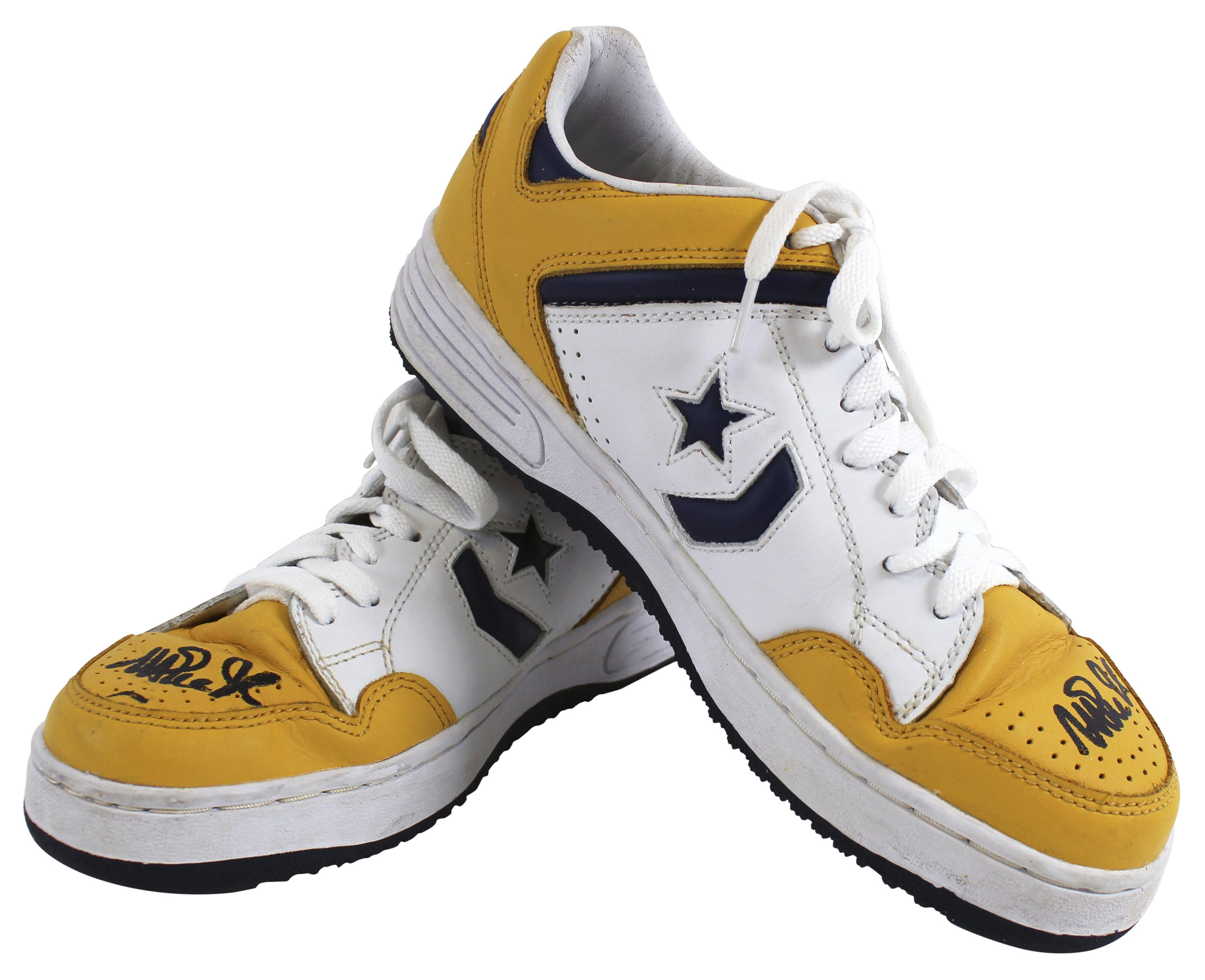 Magic Johnson Signed Vintage Converse Basketball Shoes (Beckett ...