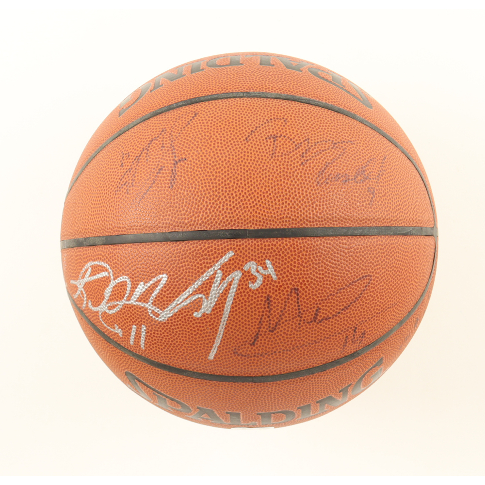 2003-2004 Los Angeles Lakers Team-Signed NBA Basketball by (15) with ...