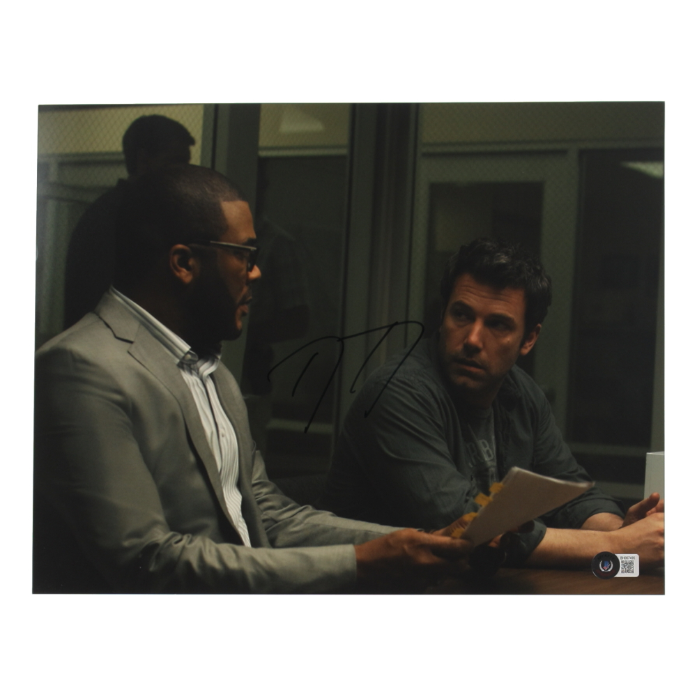 Tyler Perry Signed "Gone Girl" 11x14 Photo (Beckett) | Pristine Auction