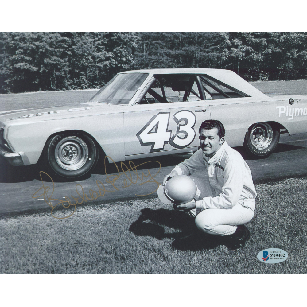 Richard Petty Signed NASCAR 8x10 Photo (Beckett) | Pristine Auction