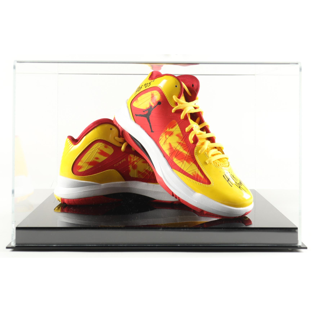 Hulk Hogan Signed Pair of Jordan Aero Flight WWF Hulk Hogan Basketball ...
