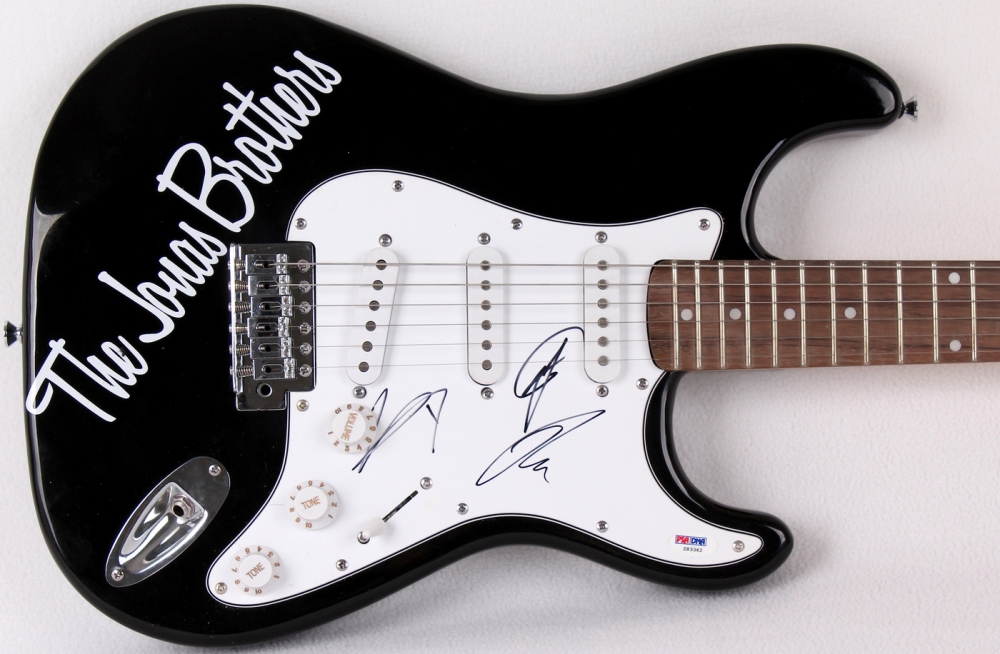 "The Jonas Brothers" Signed Custom Electric Guitar Signed by All (3 ...