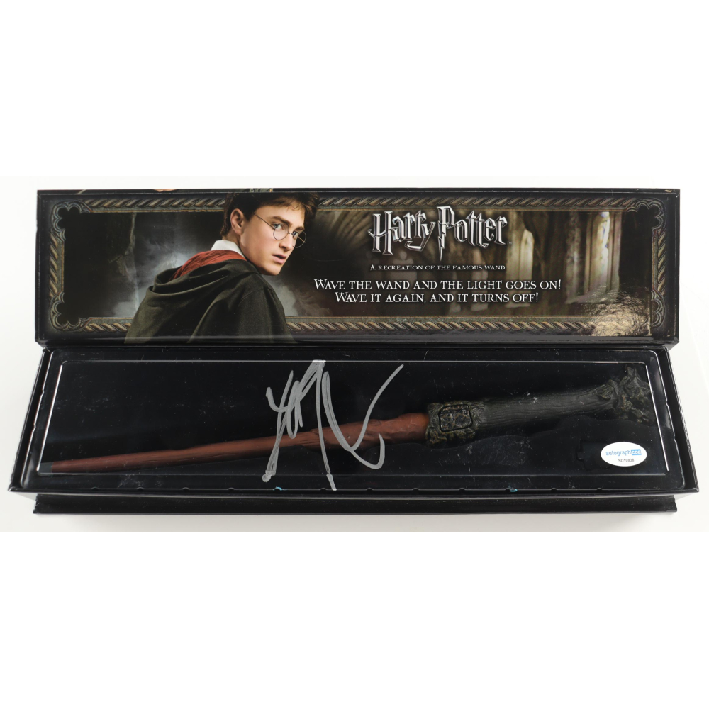 Daniel Radcliffe Signed "Harry Potter" Wand With Illuminating Tip In ...