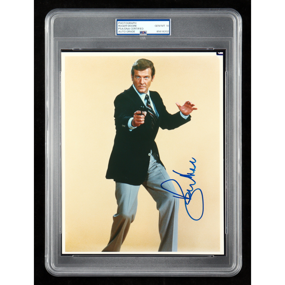 Roger Moore Signed "James Bond: 007" 8x10 Photo (PSA Auto Grade 10 ...