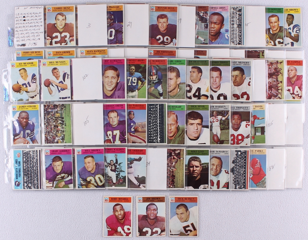 Lot of (150+) 1966 Philadelphia Football Cards with #187 Bobby Mitchell ...