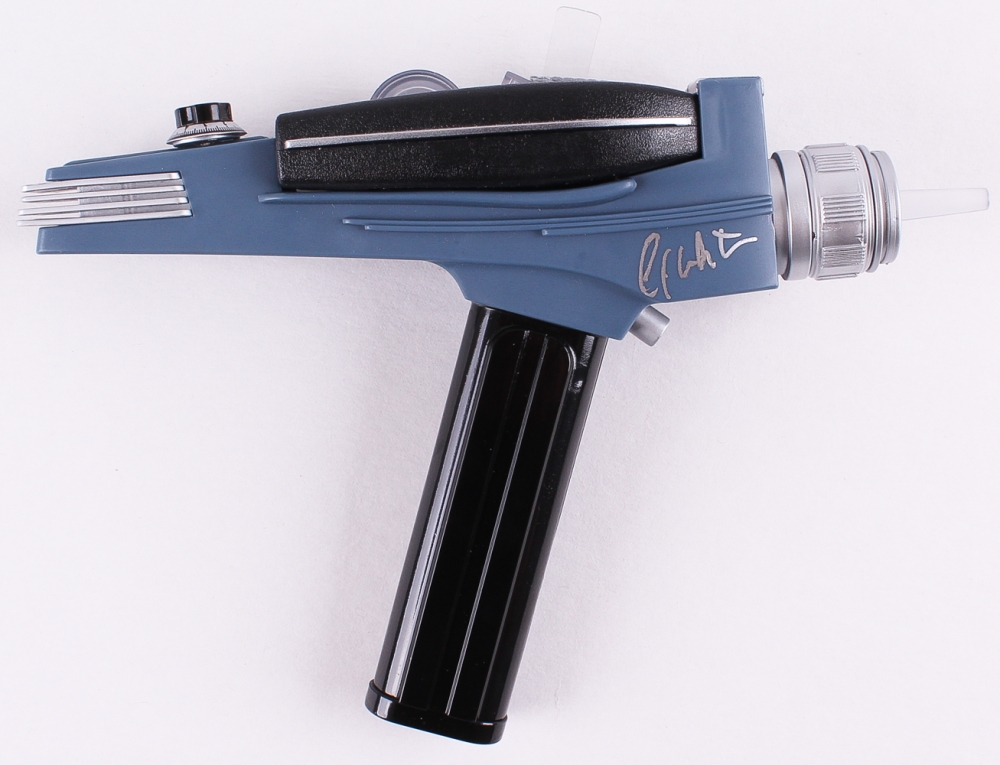 William Shatner Signed Star Trek "Classic Phaser" Authentic Action ...