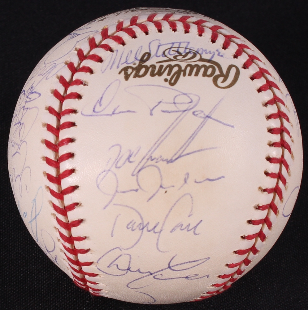 New York Yankees Team Signed 2000 World Series Baseball with Derek Jeter, Mariano Rivera, Andy ...