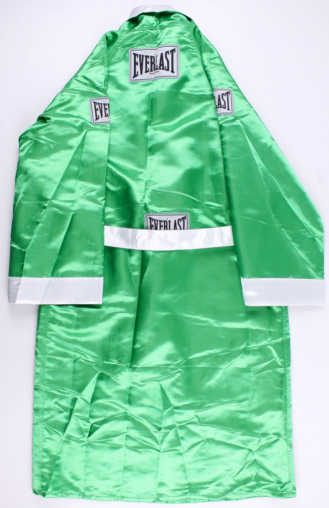 Joe Frazier Signed Everlast Boxing Robe (JSA LOA & Superstar Greetings ...