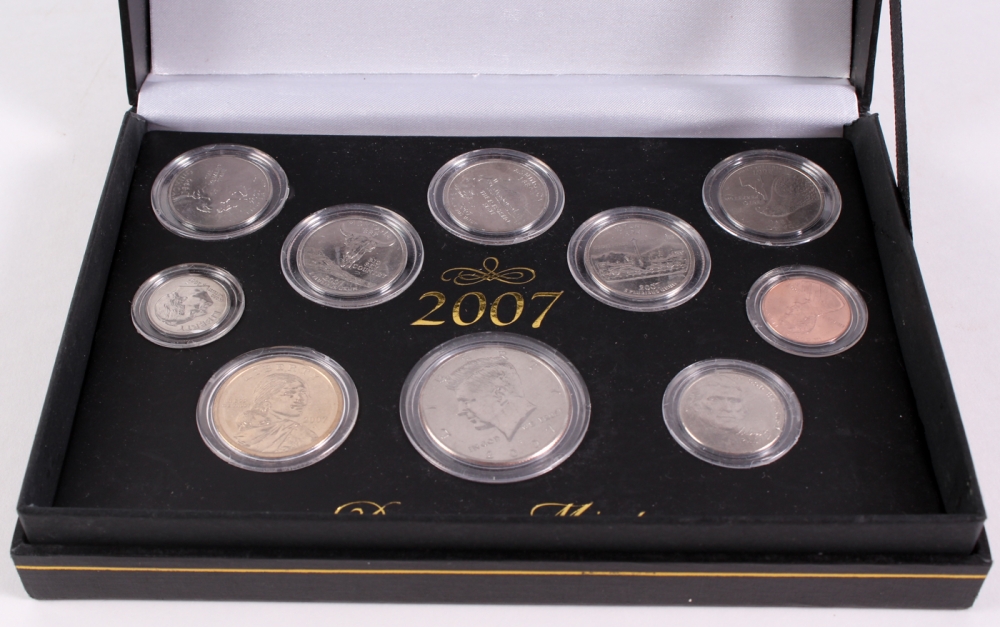 2007 Denver Mint Never-Circulated Coin Set of (10) coins with Display ...