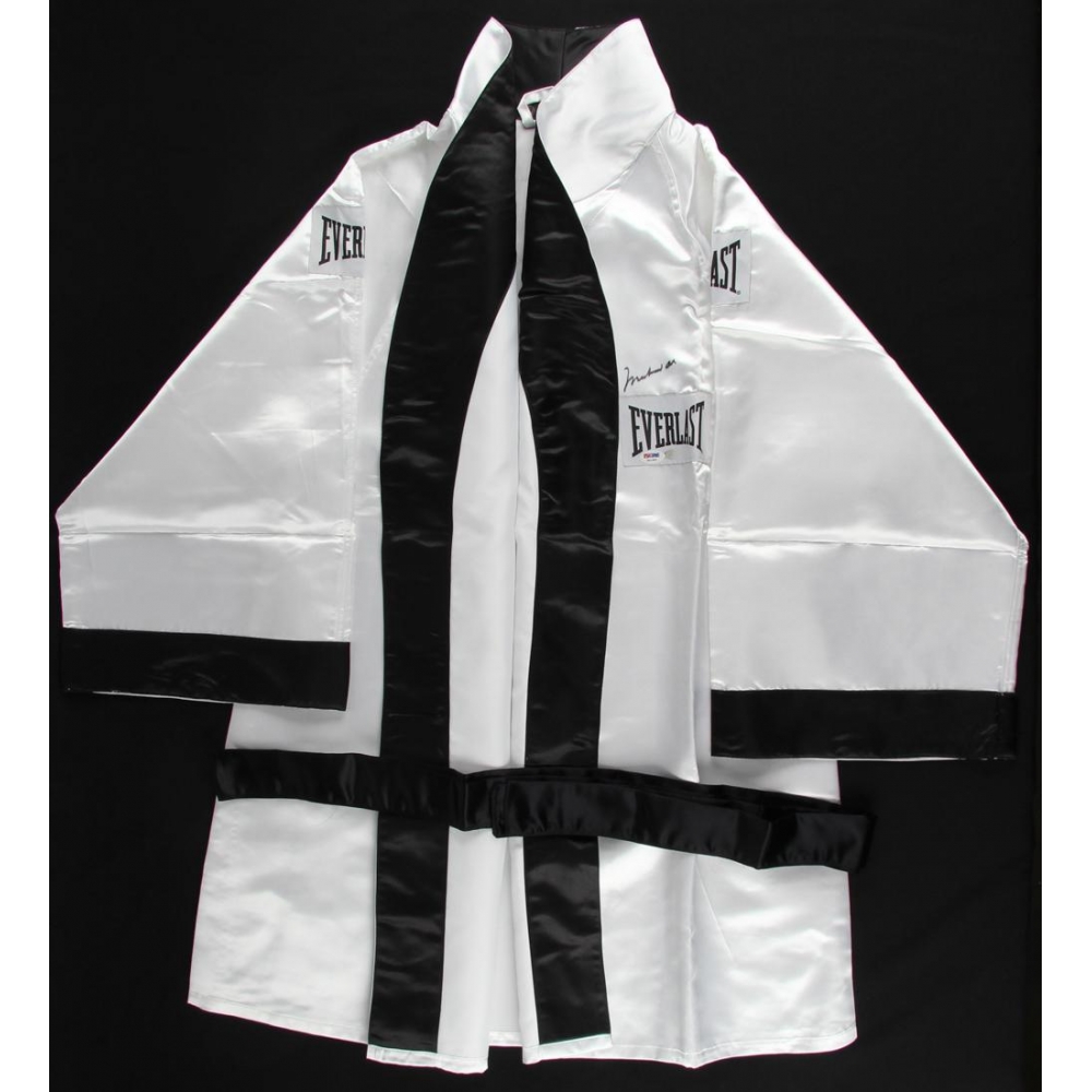Muhammad Ali Signed Everlast Boxing Robe (PSA LOA) | Pristine Auction