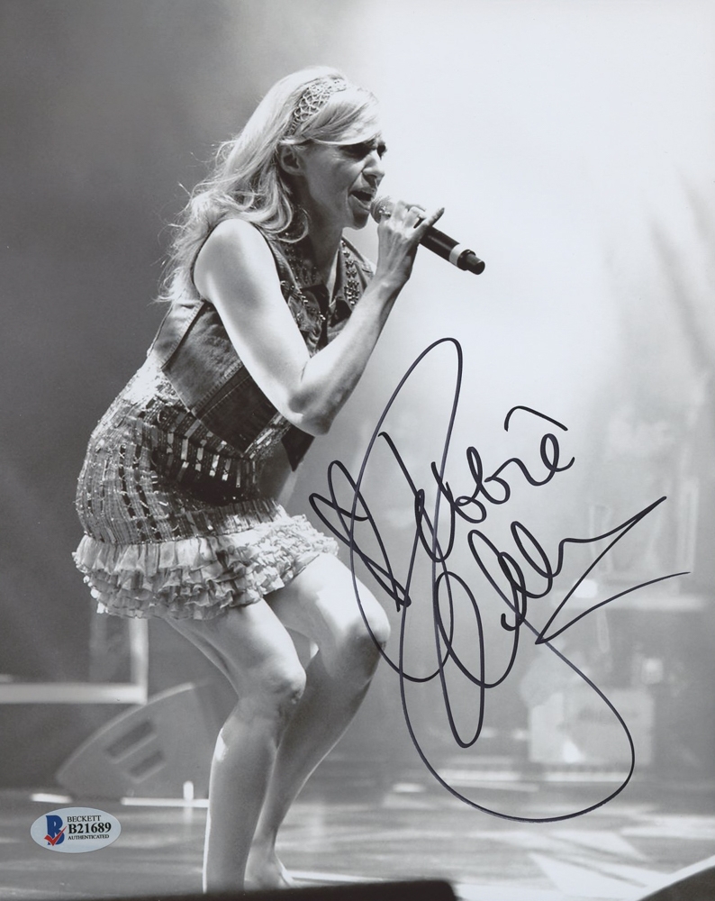 Debbie Gibson Signed 8x10 Photo (Beckett) | Pristine Auction