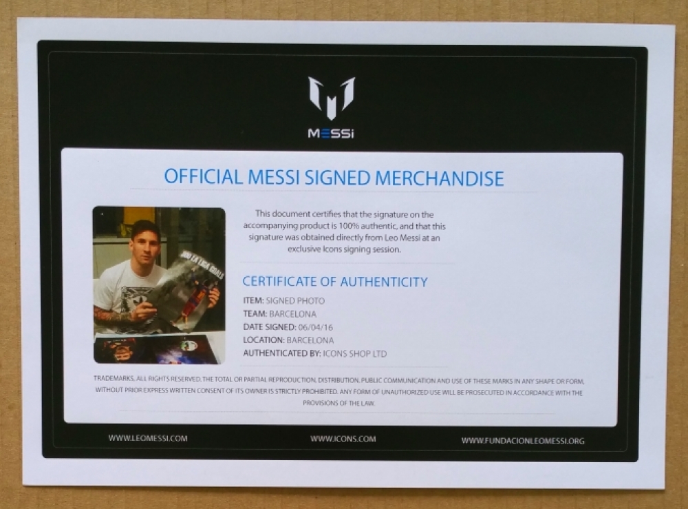 Lionel Messi Signed Barcelona 18" x 24" Custom Framed Photo (Icons COA ...