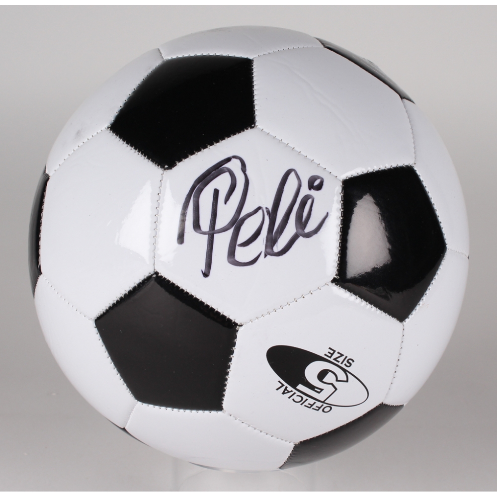 Pele Signed Soccer Ball (PSA COA) | Pristine Auction