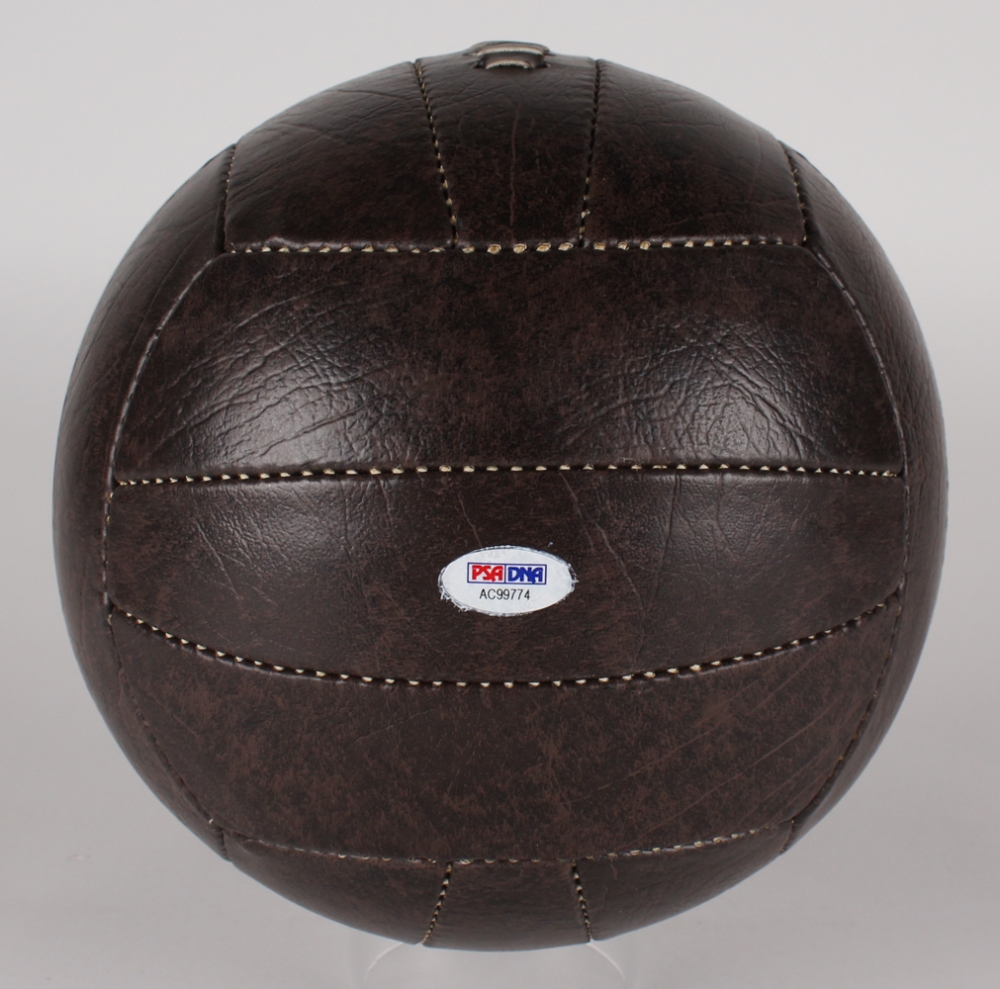 Pele Signed Throwback Soccer Ball (PSA COA) | Pristine Auction