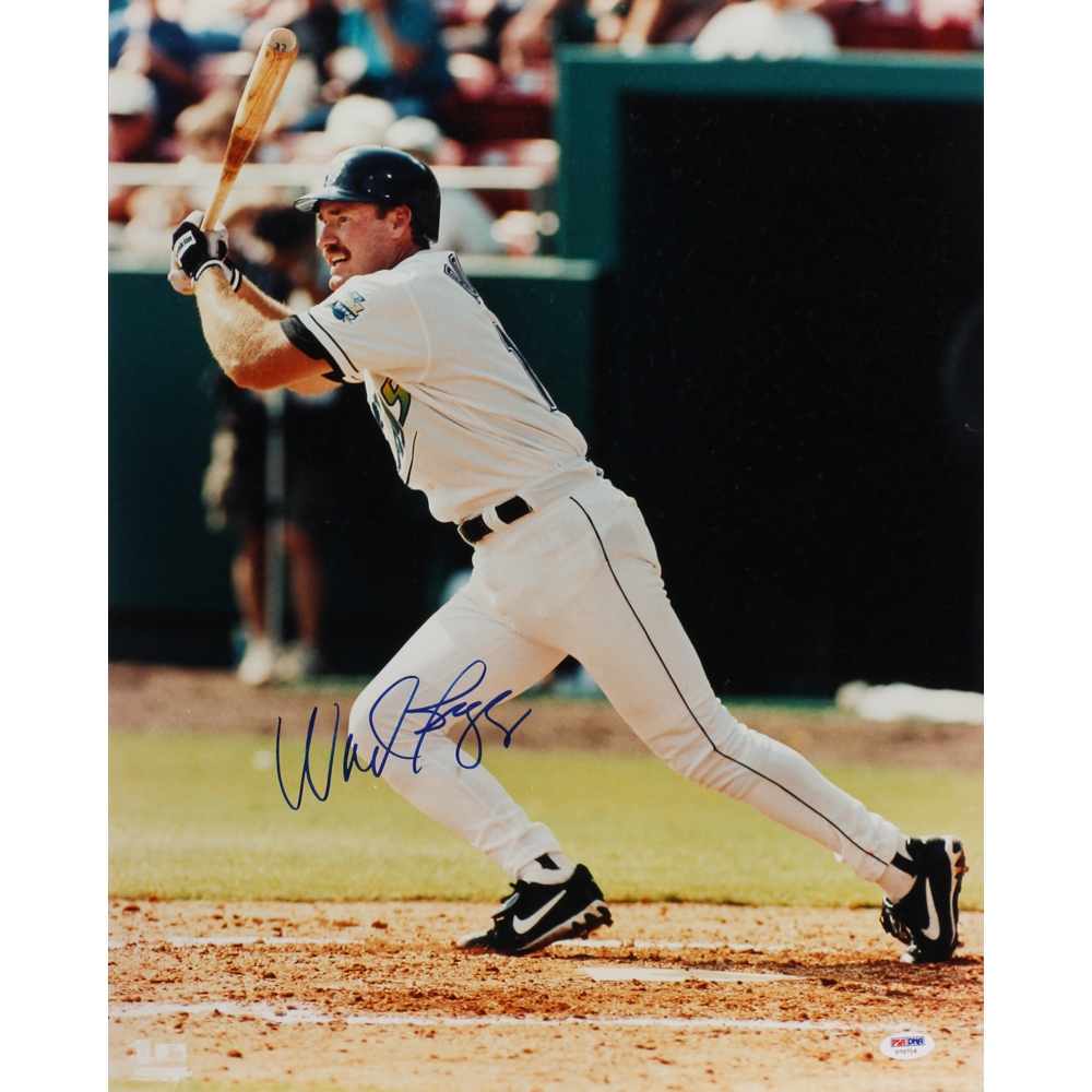 Wade Boggs Signed Devil Rays 16x20 Photo (PSA COA) | Pristine Auction