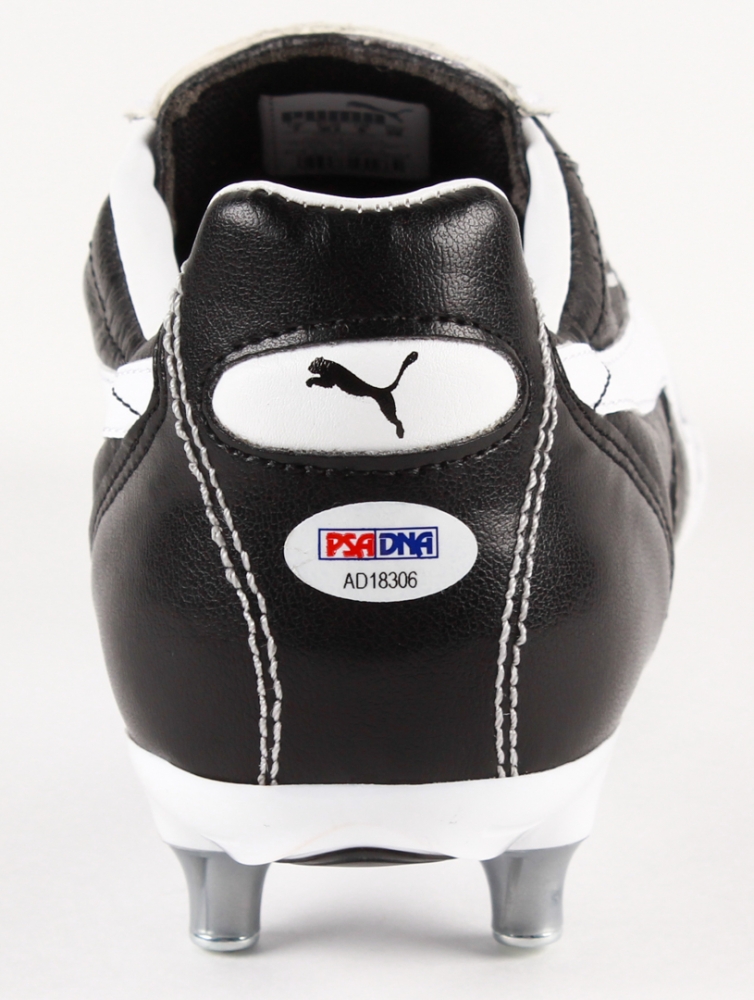 Pele Signed Puma Soccer Cleat (PSA Hologram) | Pristine Auction