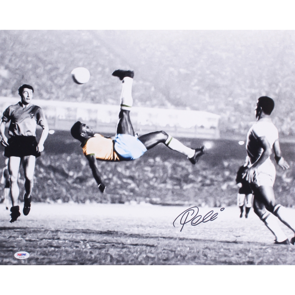 Pele Signed "Bicycle Kick" 16x20 Photo (PSA) | Pristine Auction
