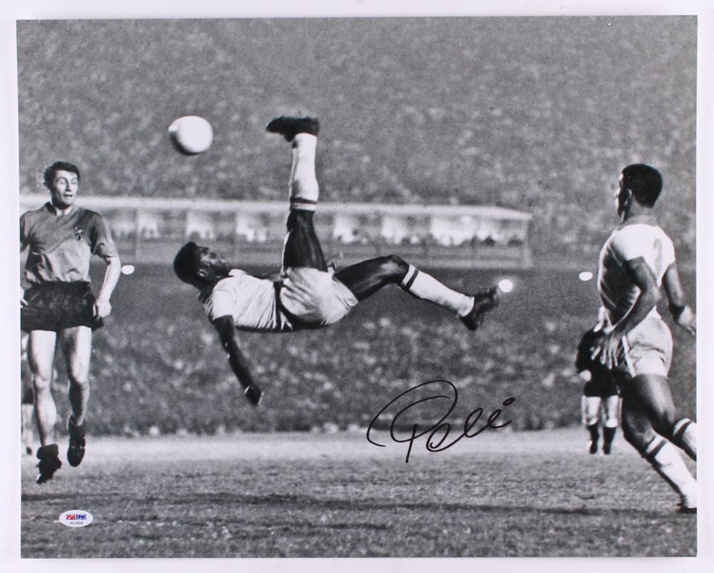 Pele Signed "Bicycle Kick" 16x20 Photo (PSA COA) | Pristine Auction