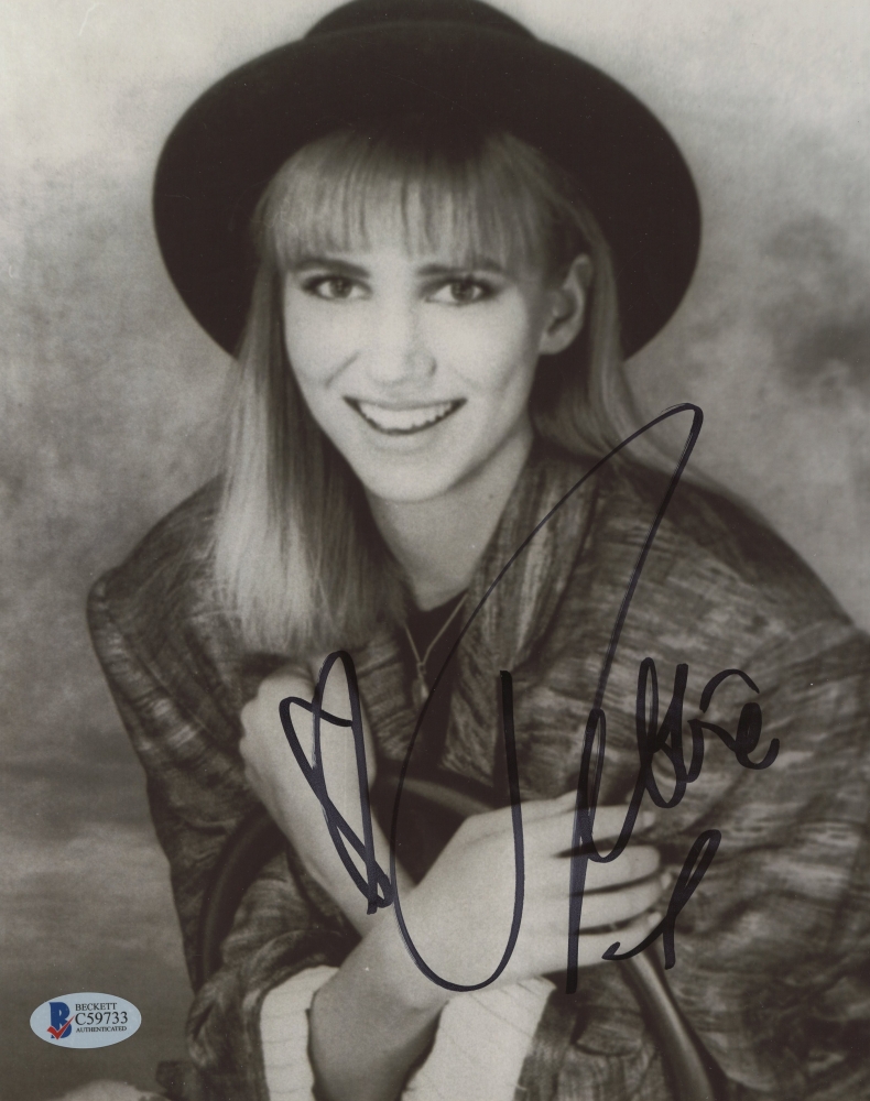 Debbie Gibson Signed 8x10 Photo (Beckett COA) | Pristine Auction
