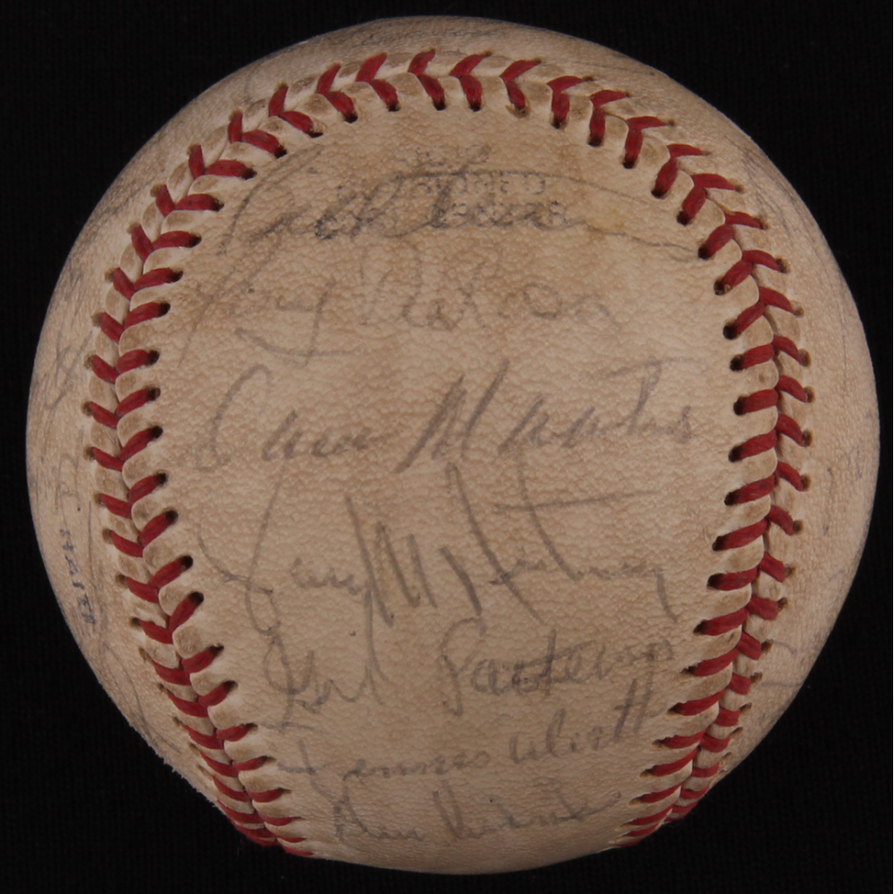 1977 Syracuse Chiefs Baseball Team-Signed by (26) With Dave Bergman ...