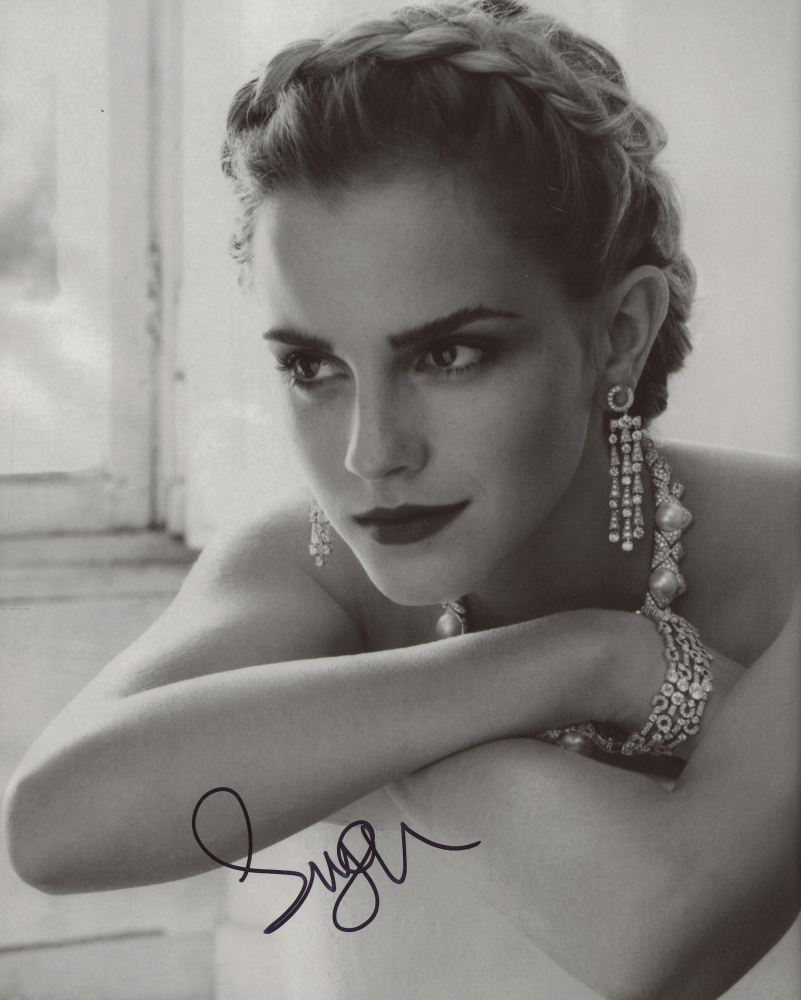 Emma Watson Signed 8x10 Photo (JSA ALOA) | Pristine Auction