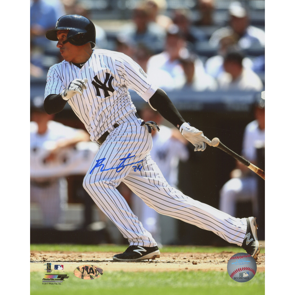 Ronald Torreyes Signed Yankees 8x10 Photo (MAB Hologram) | Pristine Auction