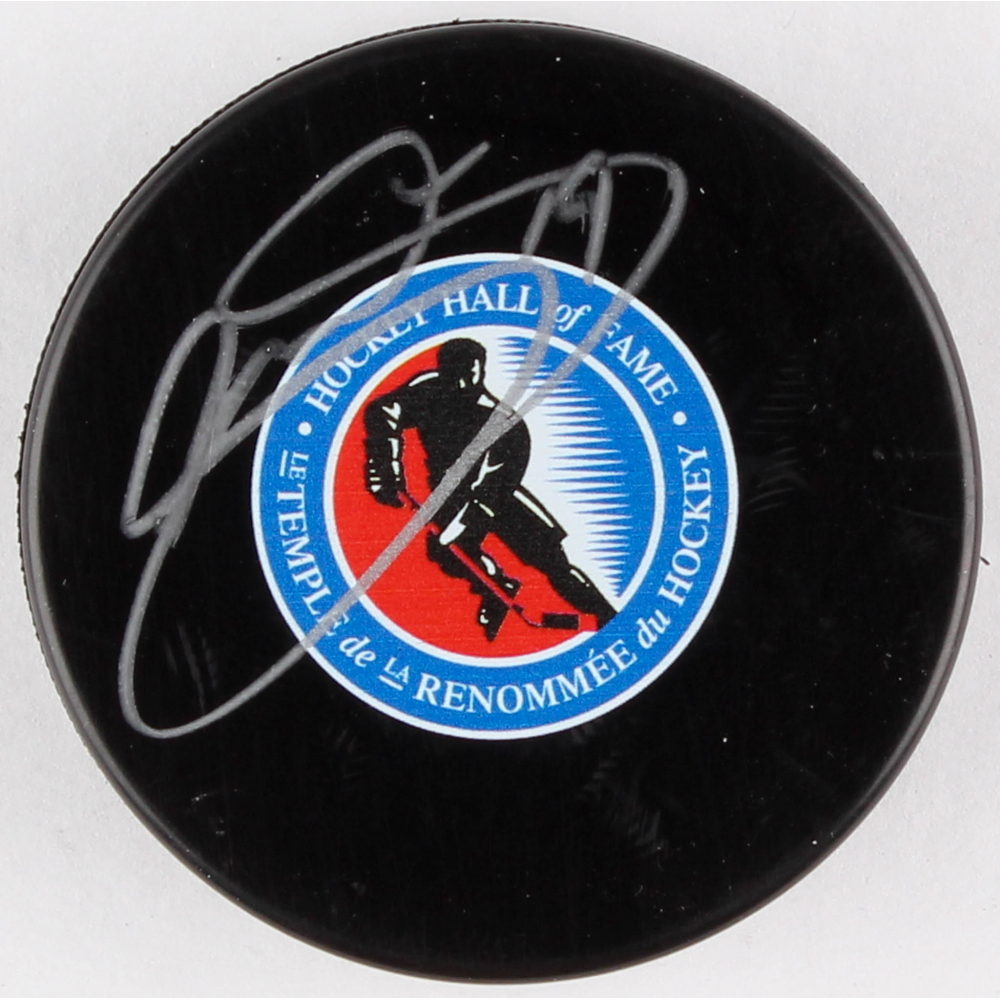 Joe Sakic Signed NHL Hall Of Fame Logo Hockey Puck (JSA COA) | Pristine ...