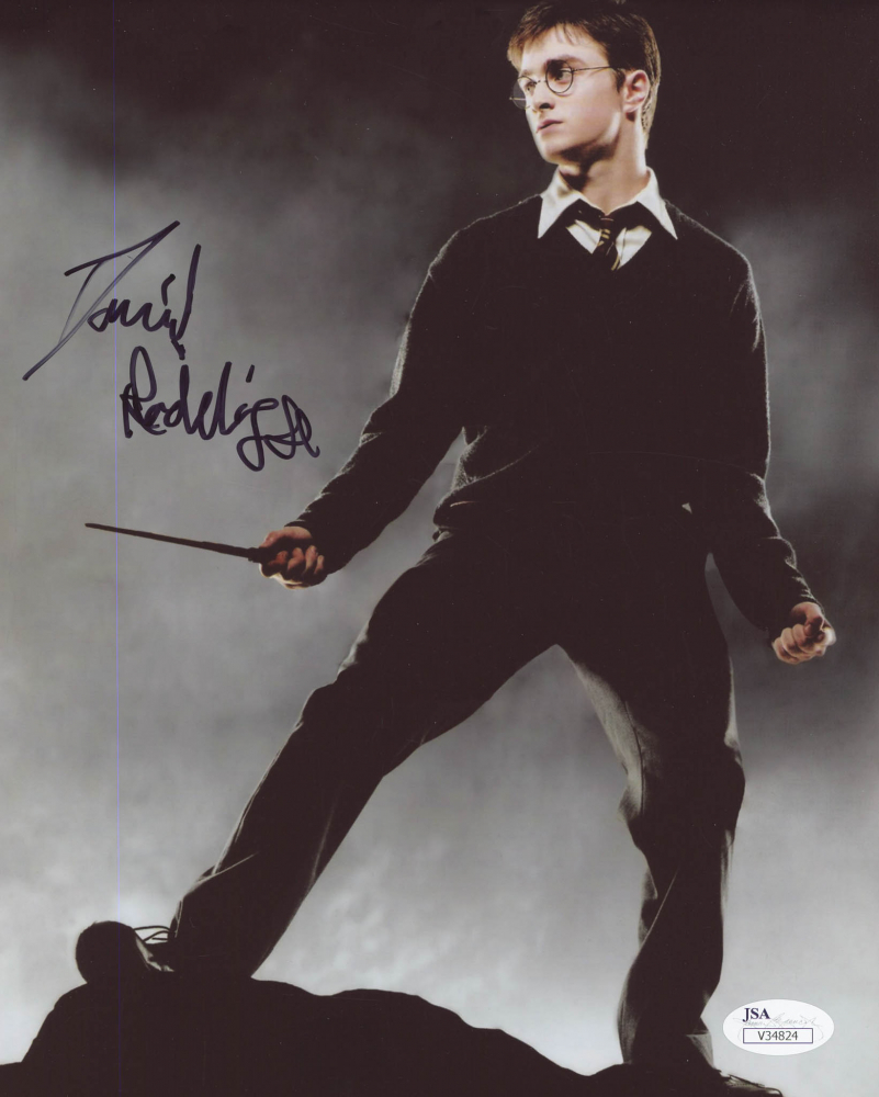 Daniel Radcliffe Signed "Harry Potter" 8x10 Photo (JSA COA) | Pristine ...