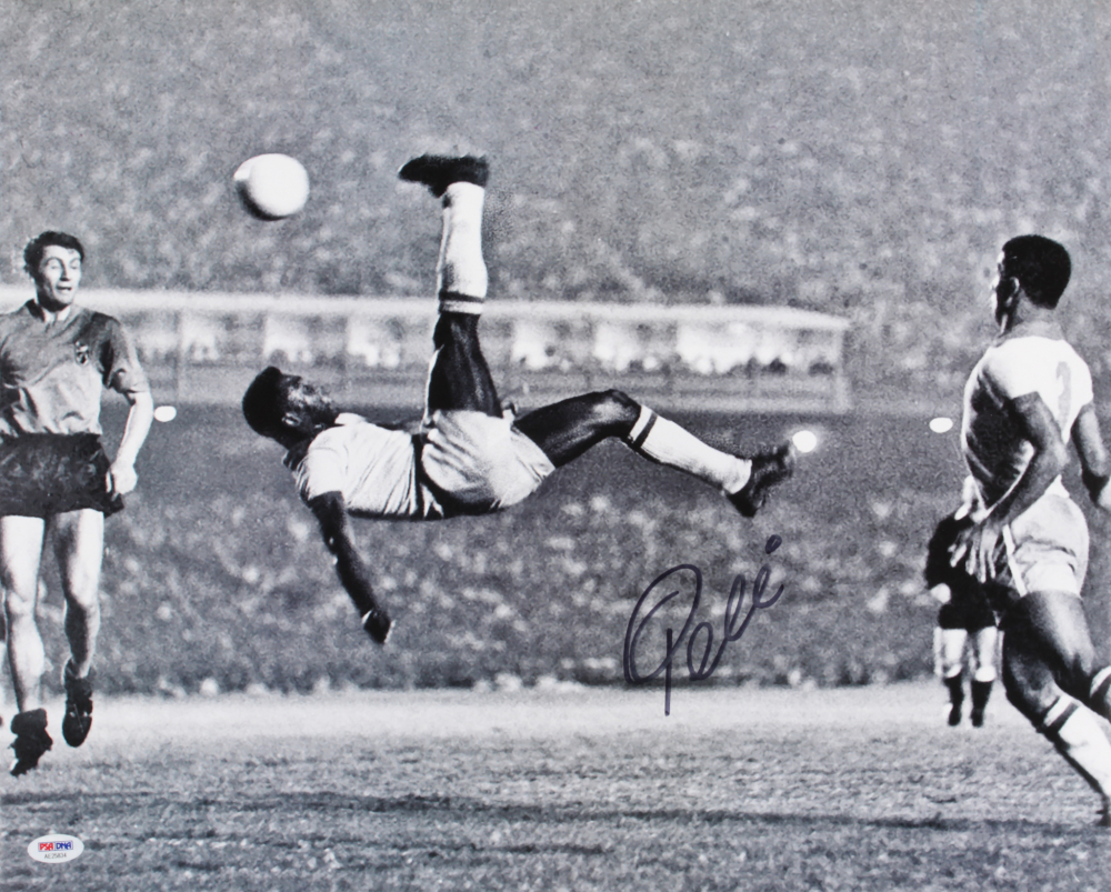 Pele Signed 1965 Bicycle Kick 16x20 Photo (PSA COA) | Pristine Auction