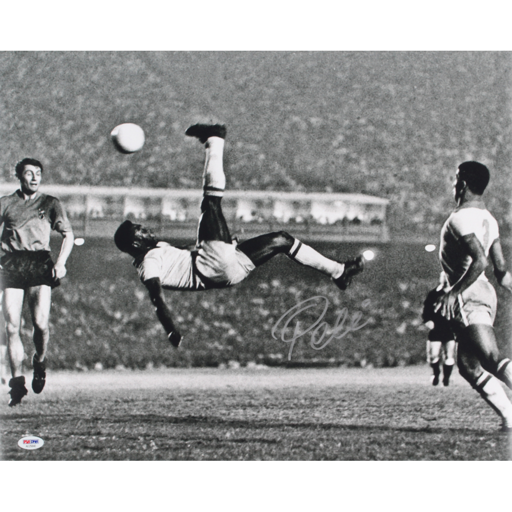 Pele Signed 1965 Bicycle Kick 16x20 Photo (PSA COA) | Pristine Auction
