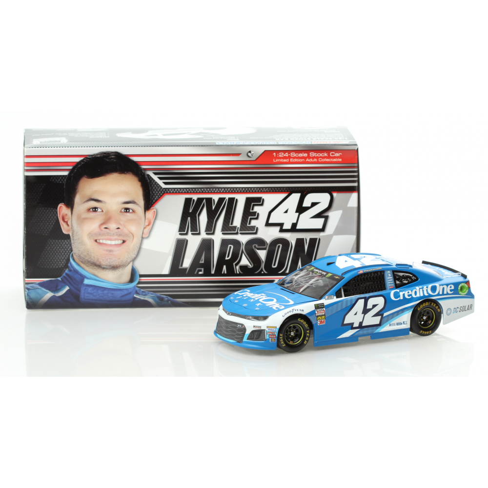Kyle Larson Signed 2018 #42 NASCAR Credit One Bank 1:24 LE Premium ...