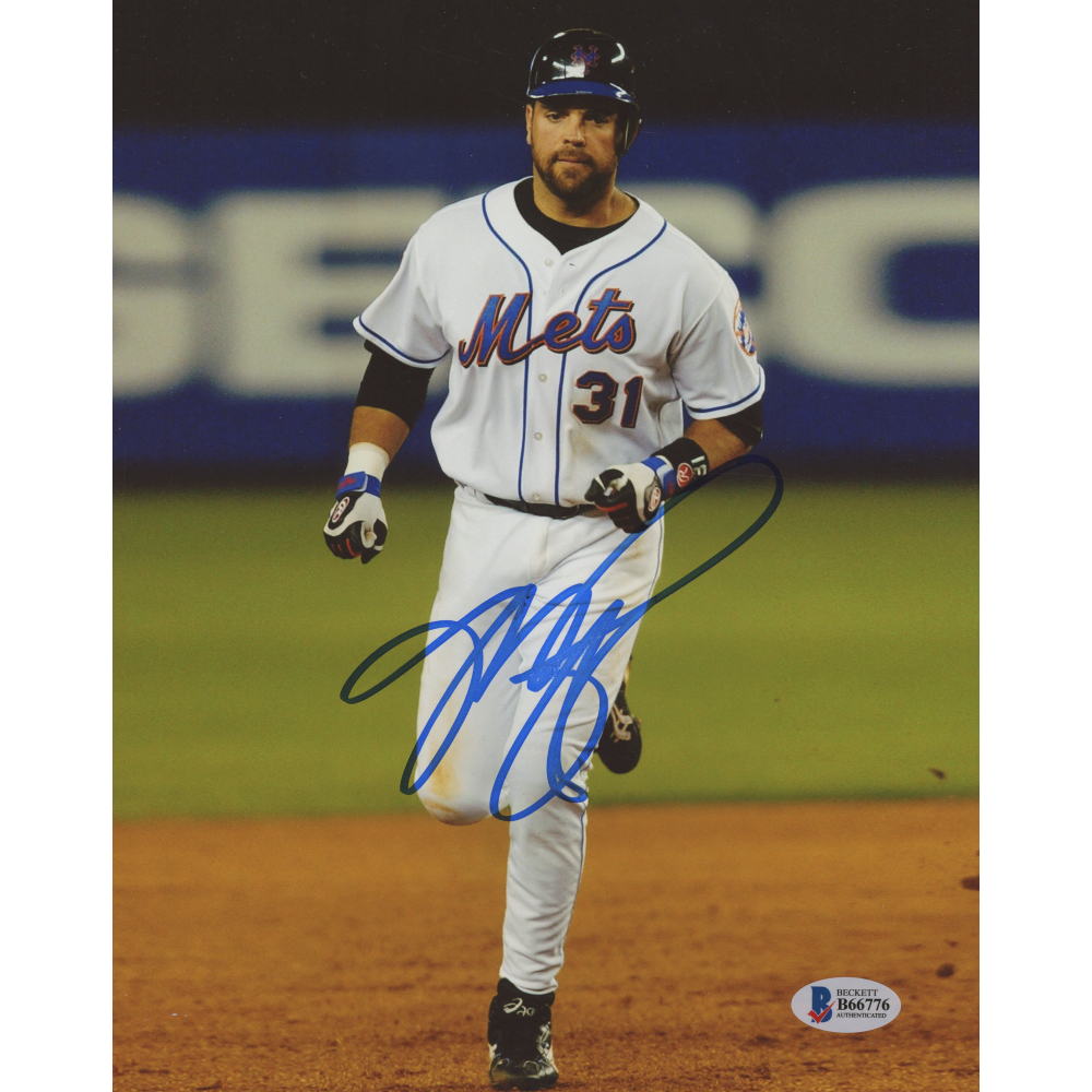 Mike Piazza Signed Mets 8x10 Photo (Beckett COA) | Pristine Auction